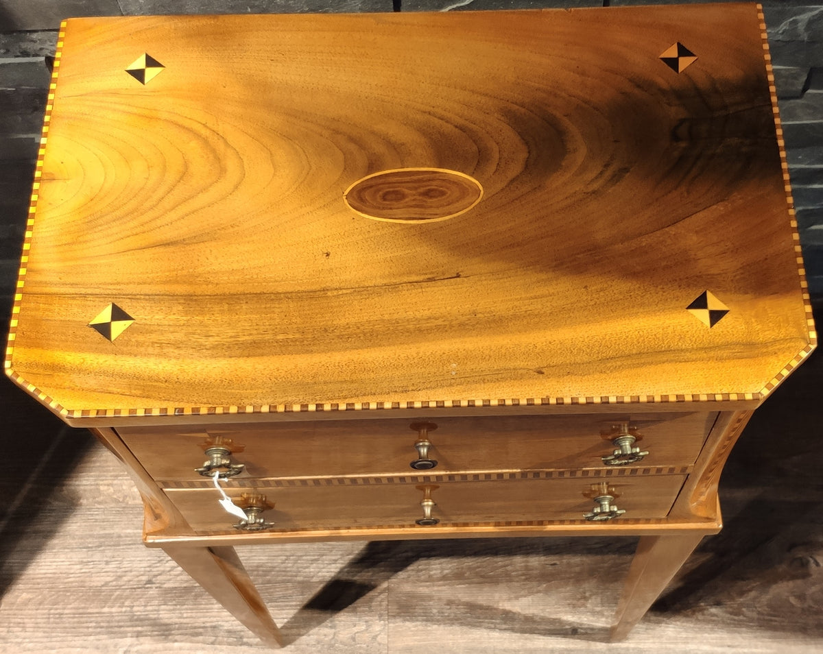 Nussbaum Kommode Biedermeier ( Modellkommode?) Louis Sieze – MAIN-KAMIN ...